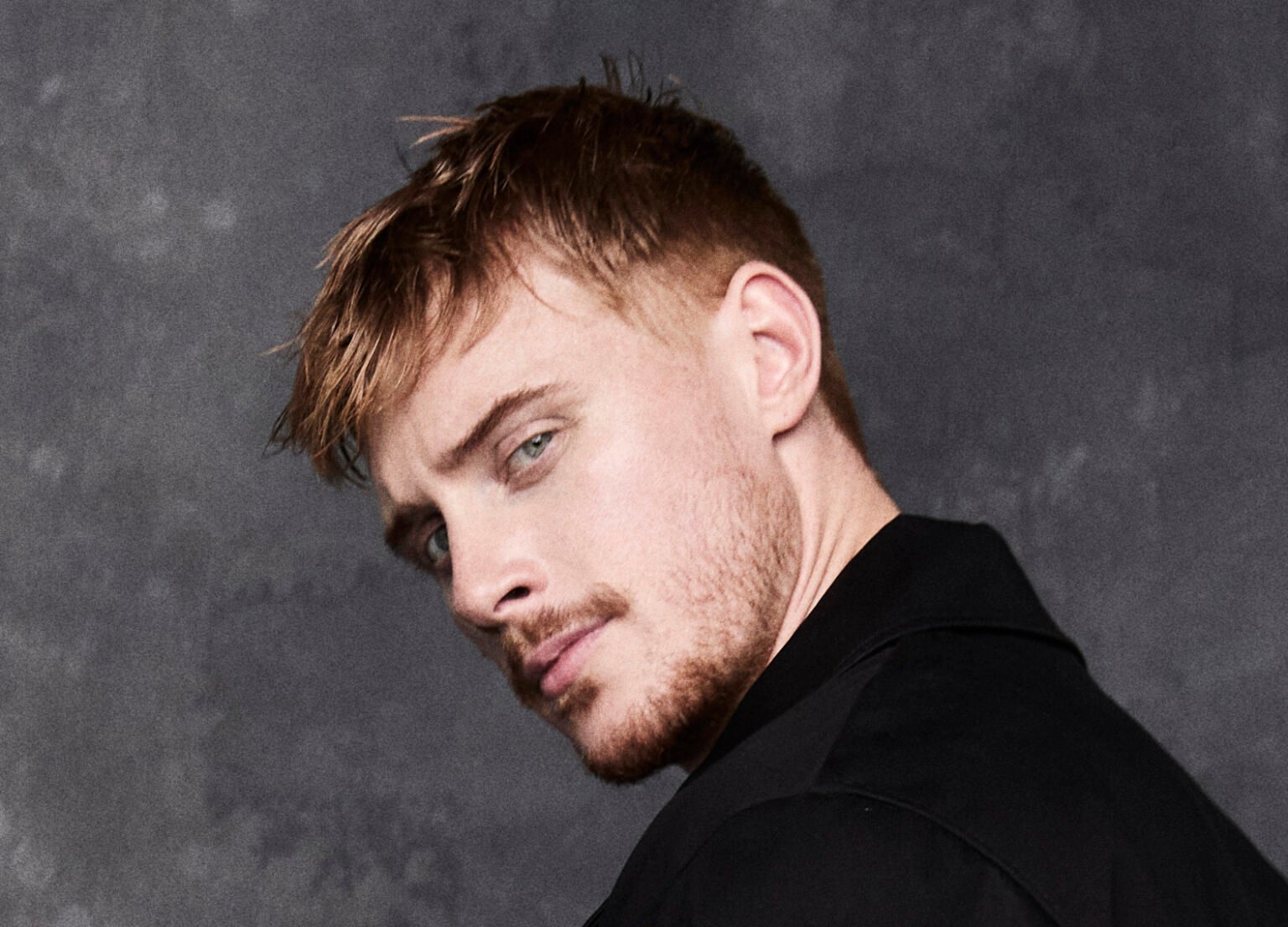 Evan Peters Opens Up About Working With Ariana Grande on American ...